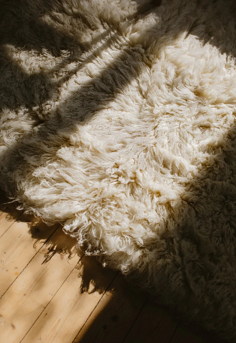 Shaggy wool rug - bone white / LAYERED – UMA Online
